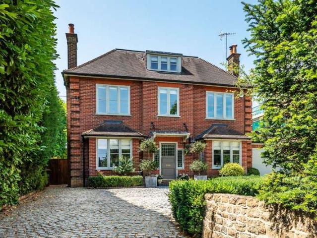 6 Bedroom House
