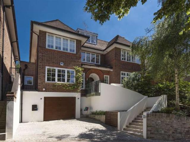 6 Bedroom House
