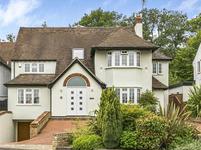6 Bedroom House