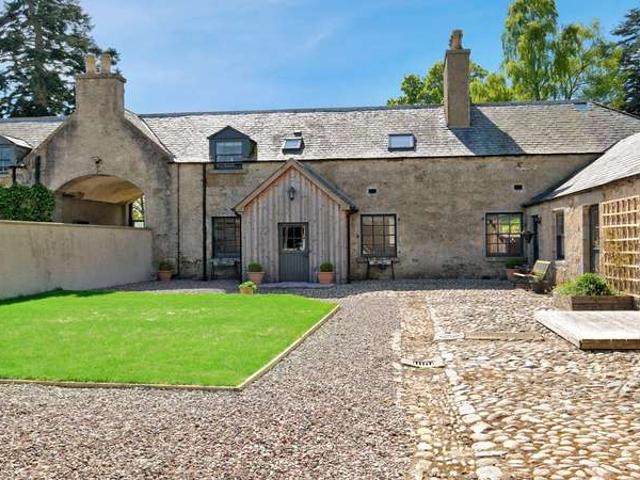 6 Bedroom House