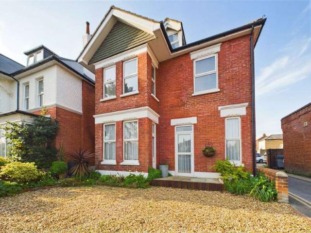 6 Bedroom House