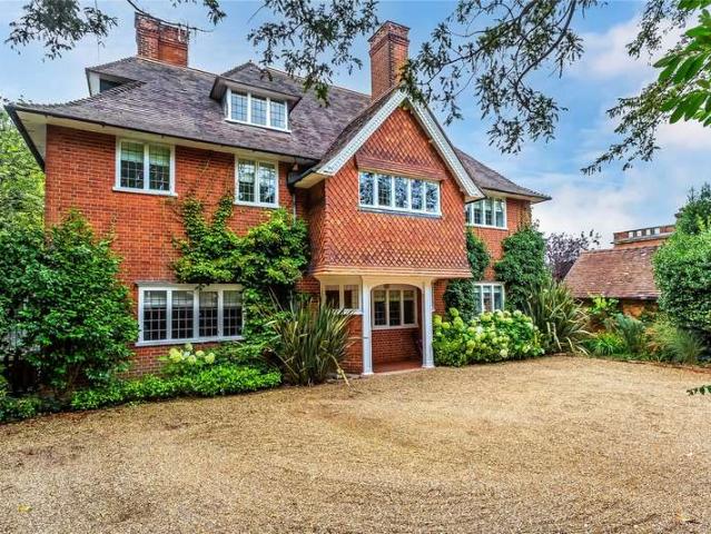 6 Bedroom House