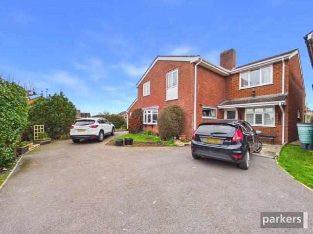 6 Bedroom House
