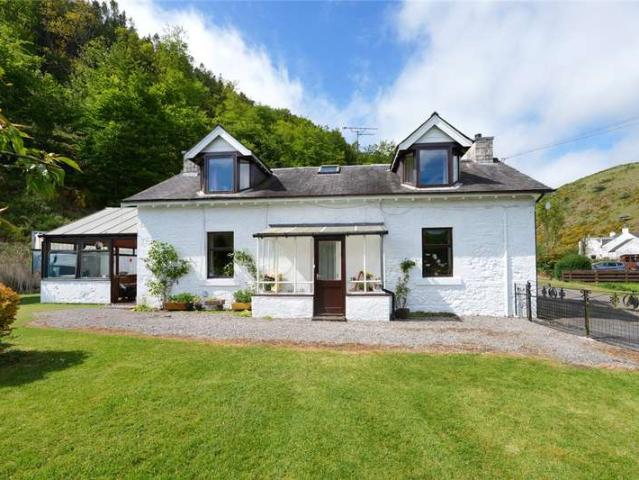 6 Bedroom House