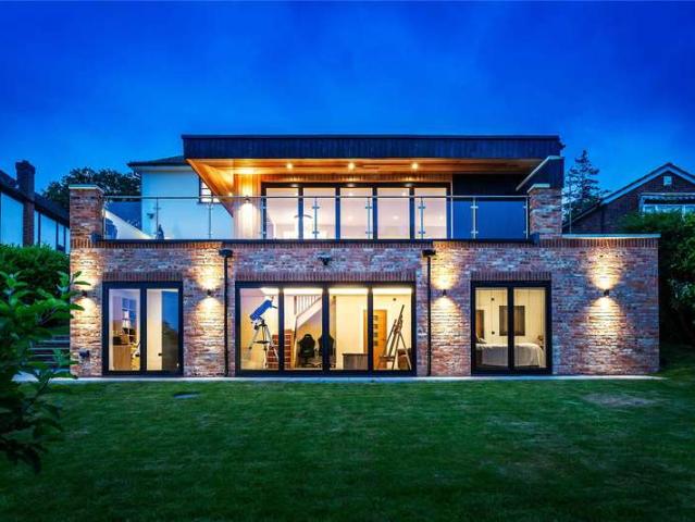6 Bedroom House