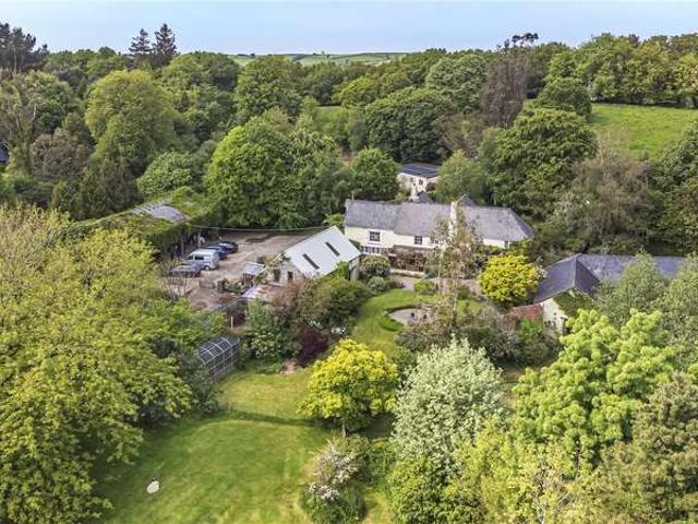6 Bedroom House