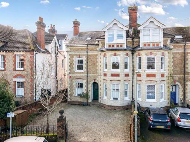 6 Bedroom House