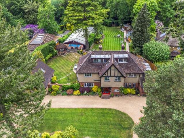 6 Bedroom House