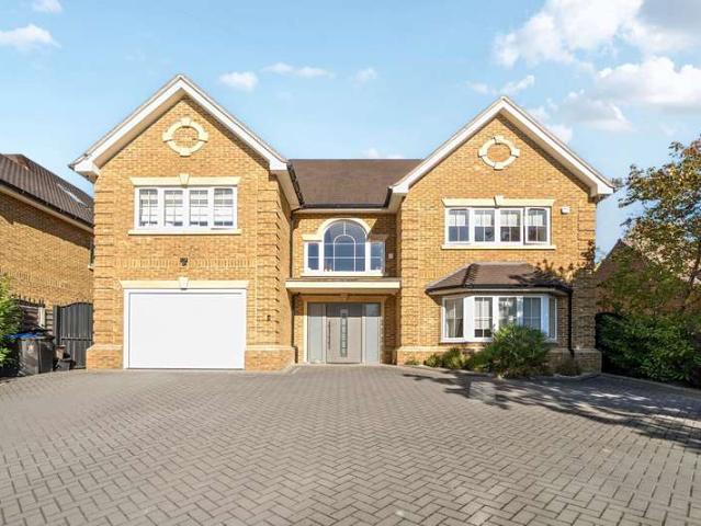 6 Bedroom House