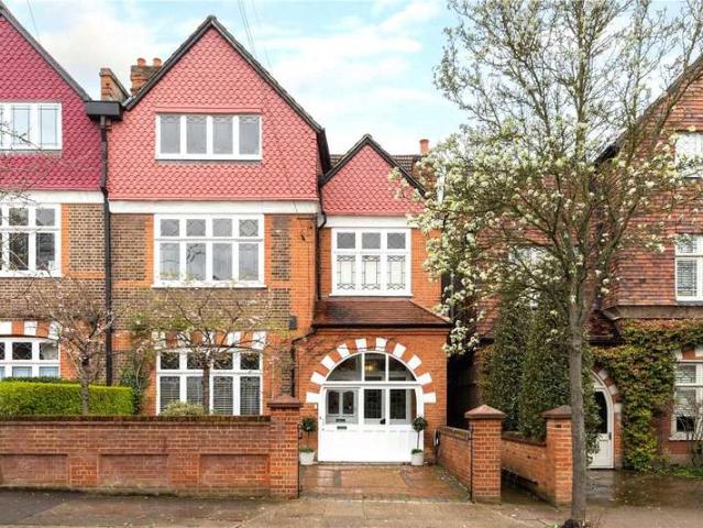 6 Bedroom House