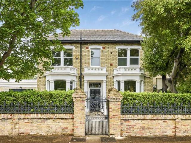 6 Bedroom House