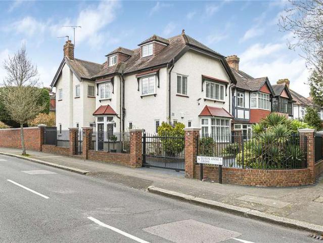6 Bedroom House