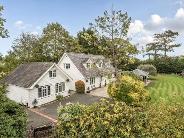 6 Bedroom House