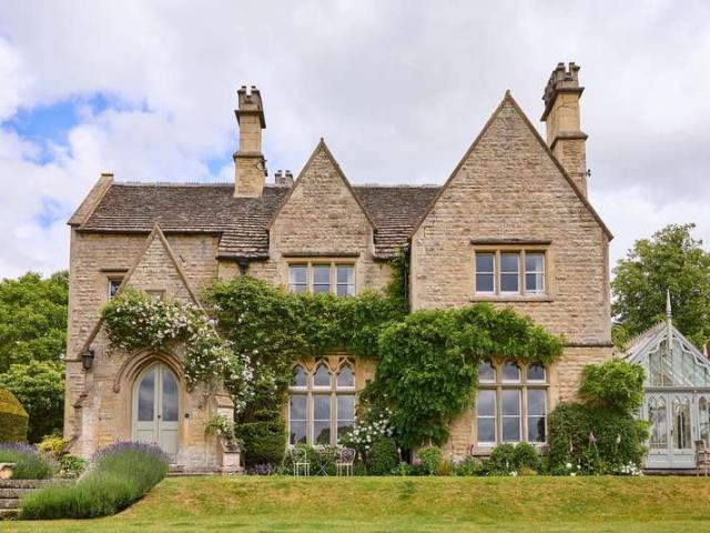 6 Bedroom House