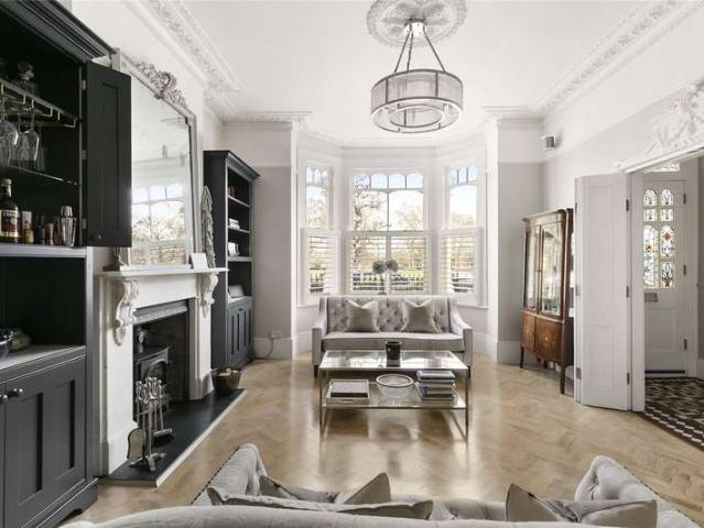 6 Bedroom House