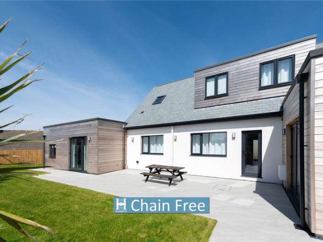 6 Bedroom House