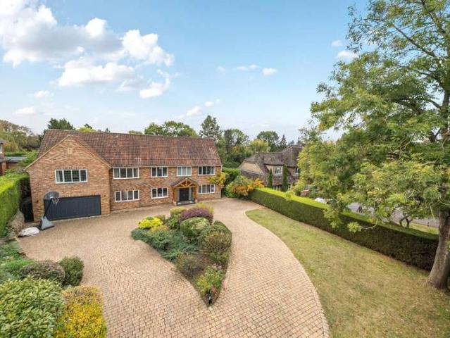 6 Bedroom House