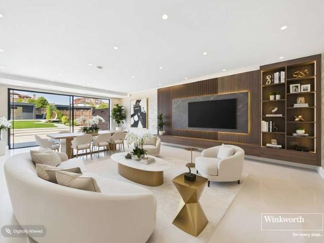 6 Bedroom House