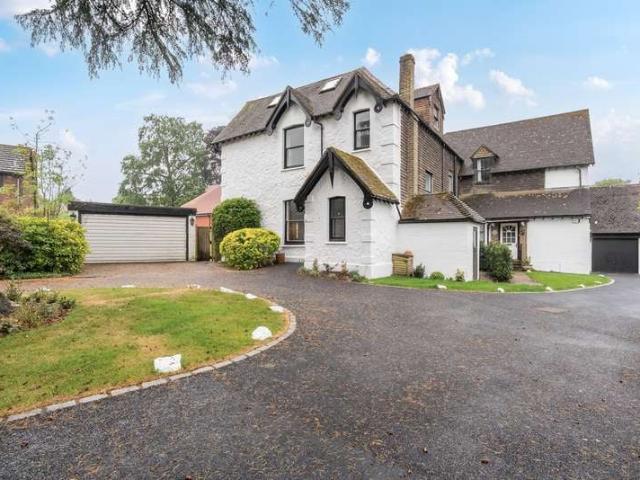6 Bedroom House