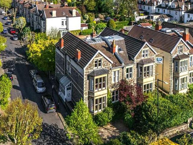 6 Bedroom House