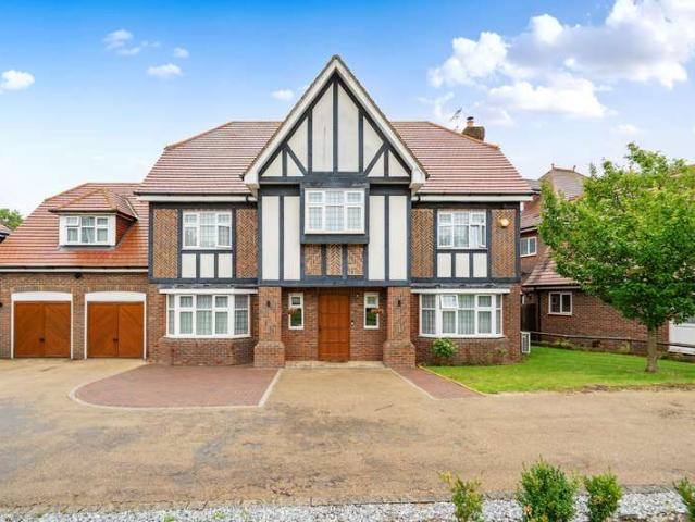 6 Bedroom House