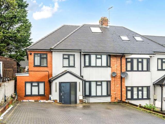 6 Bedroom House