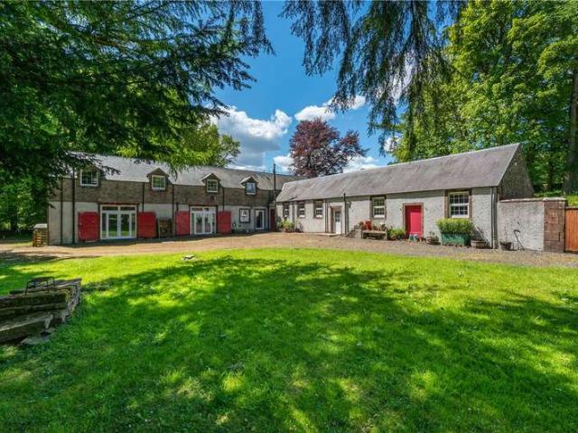 6 Bedroom House