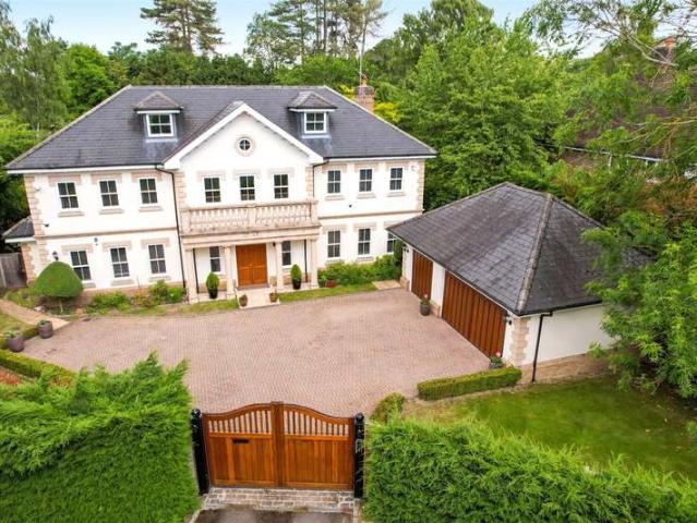 6 Bedroom House