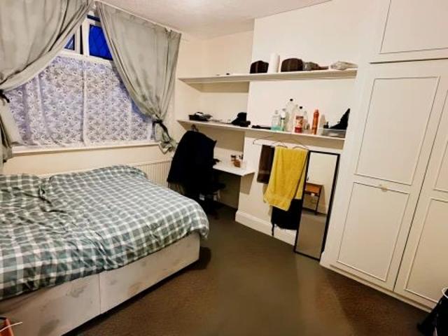 6 Bedroom House