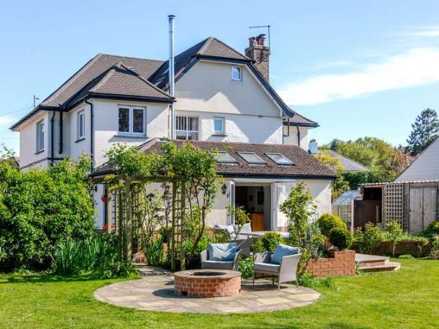 6 Bedroom House