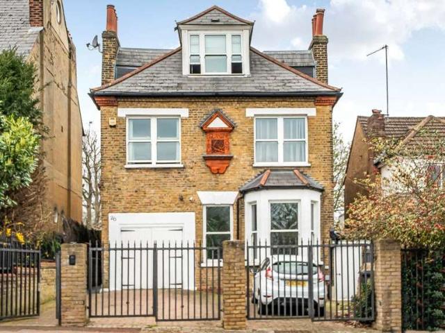 6 Bedroom House