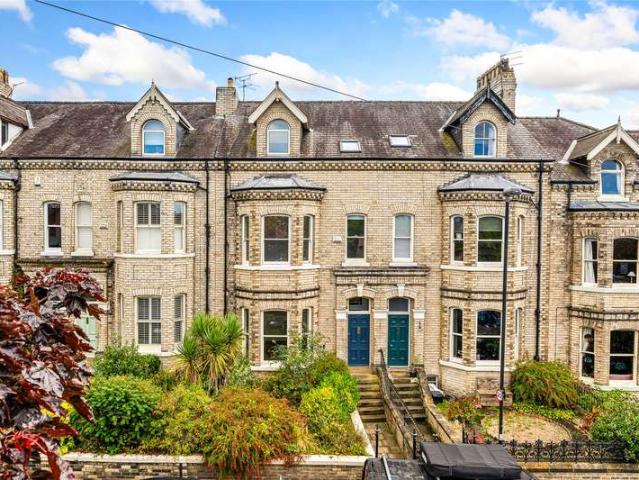6 Bedroom House