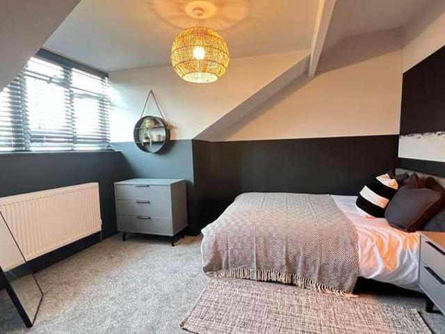 6 Bedroom House
