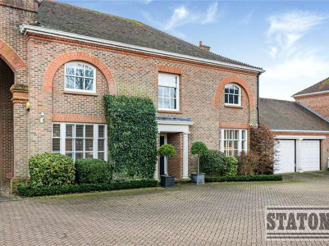 6 Bedroom House