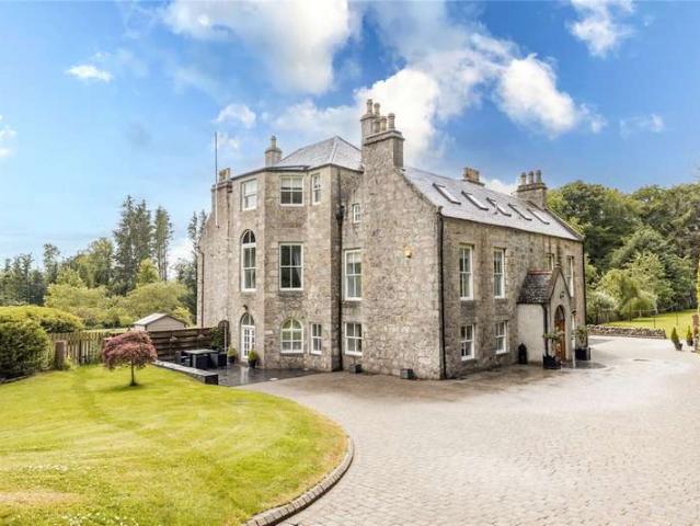 6 Bedroom House