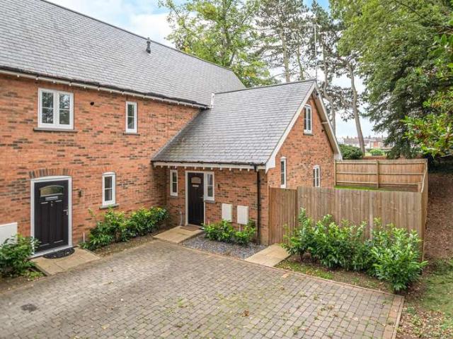 6 Bedroom House