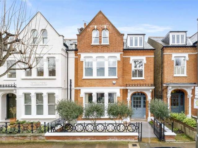 6 Bedroom House