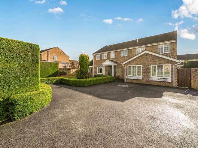 6 Bedroom House
