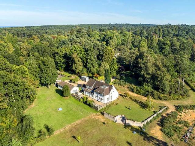 6 Bedroom House