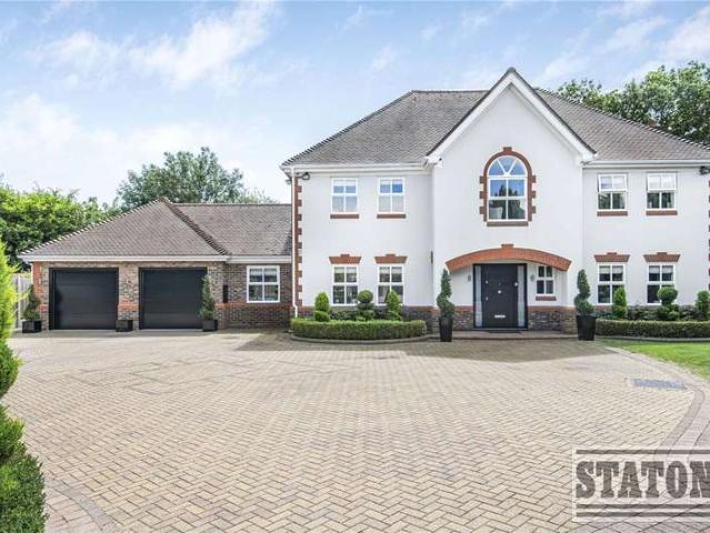 6 Bedroom House