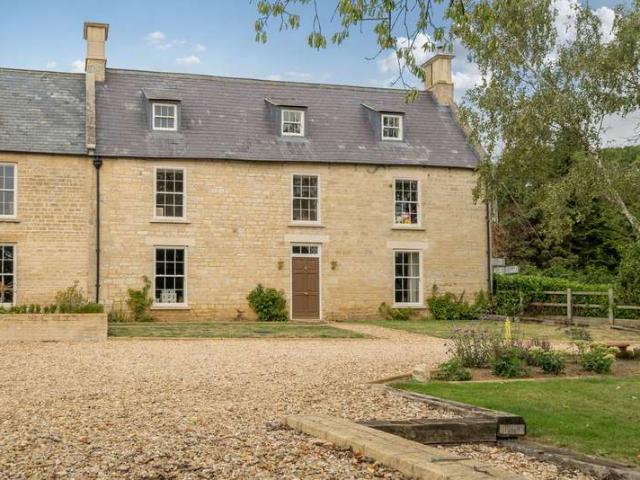 6 Bedroom House