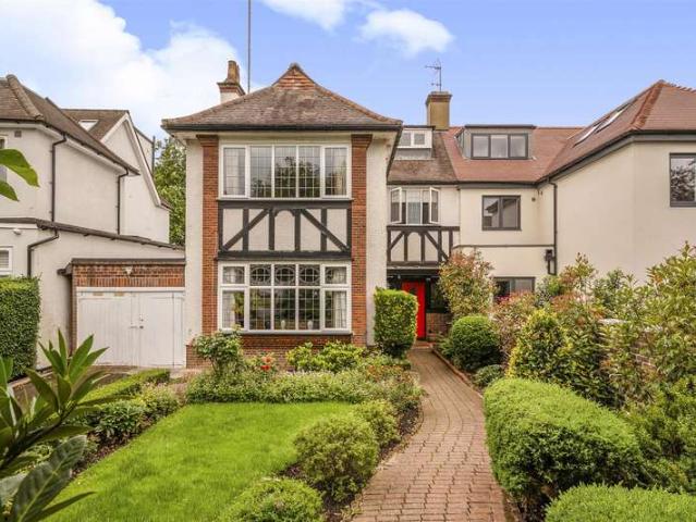 6 Bedroom House