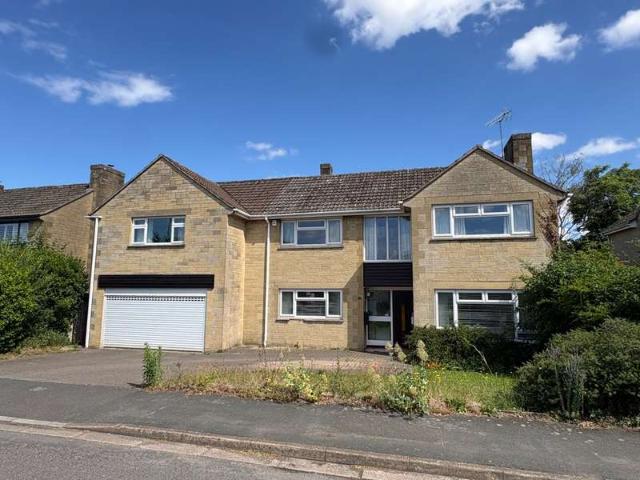 6 Bedroom House