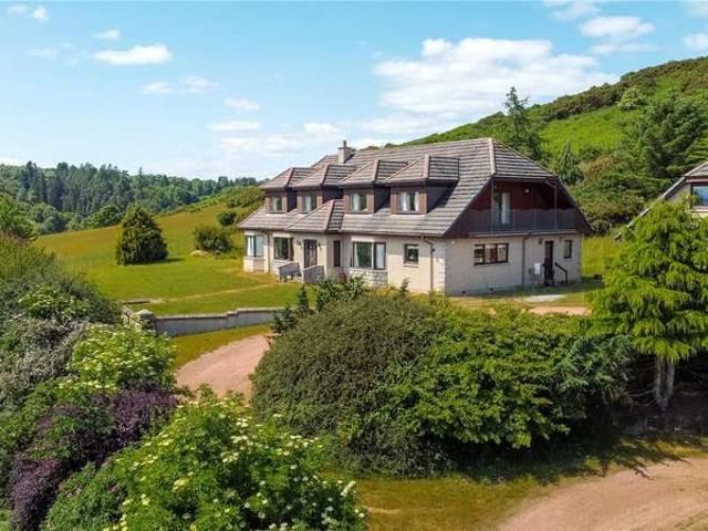 6 Bedroom House