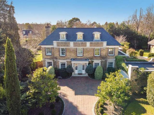6 Bedroom House