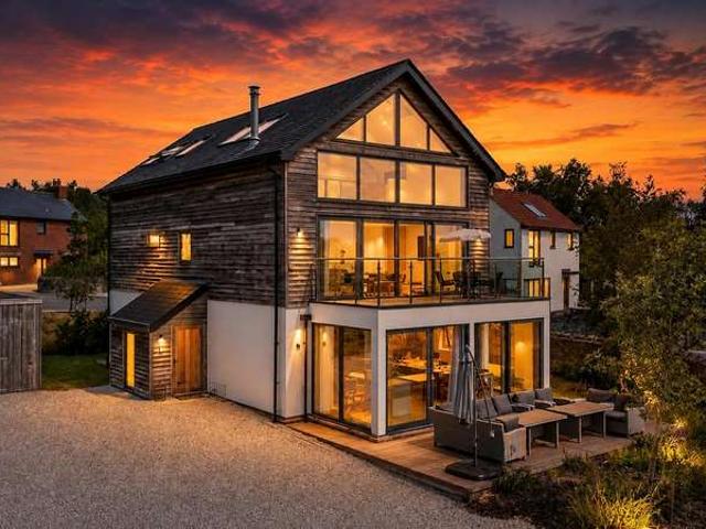 6 Bedroom House
