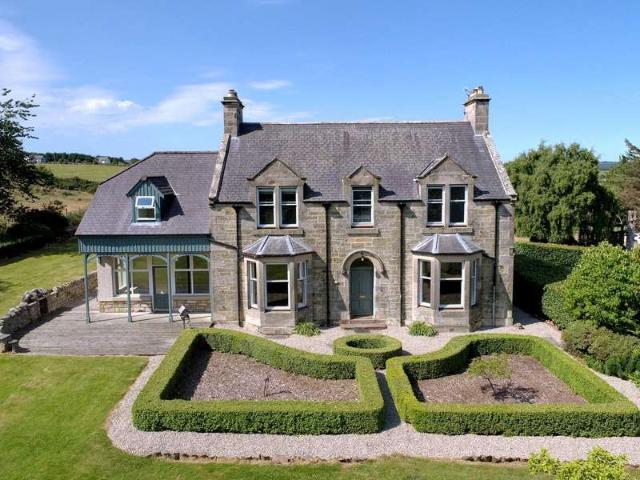 6 Bedroom House