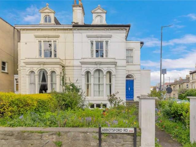 6 Bedroom House