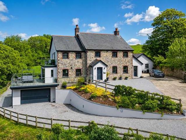6 Bedroom House