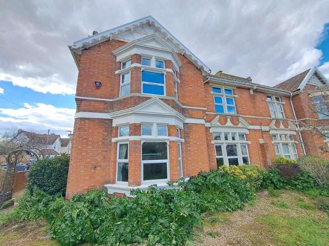 6 Bedroom House